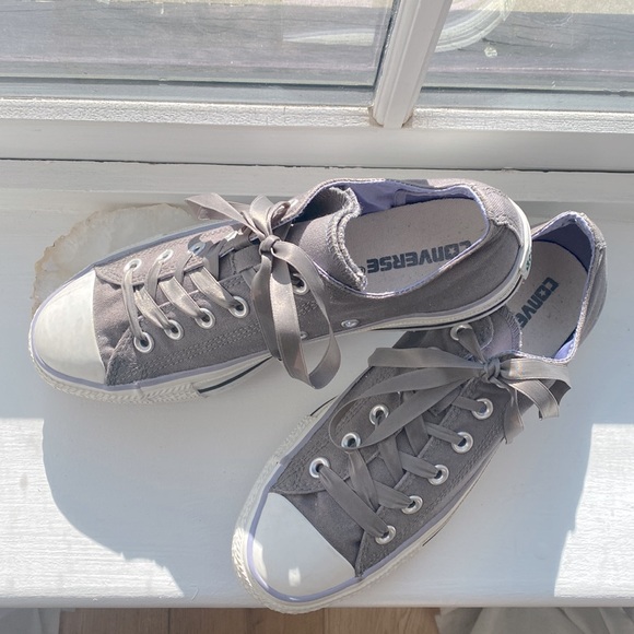 Converse | Shoes | Grey Low Top Converse Chuck Taylors All Star With ...
